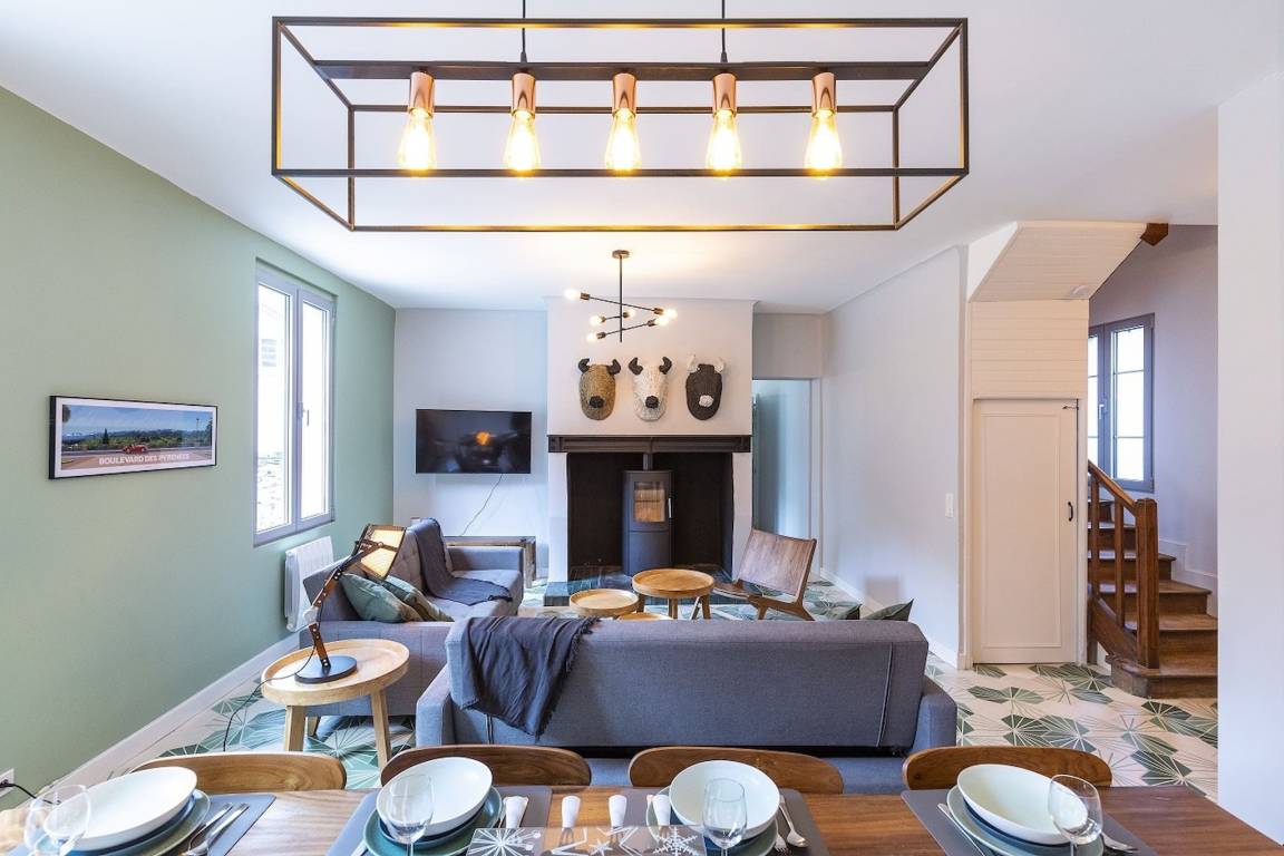 200 M² Maison De Vacances ∙ 6 Chambres ∙ 15 Personnes - Gavarnie