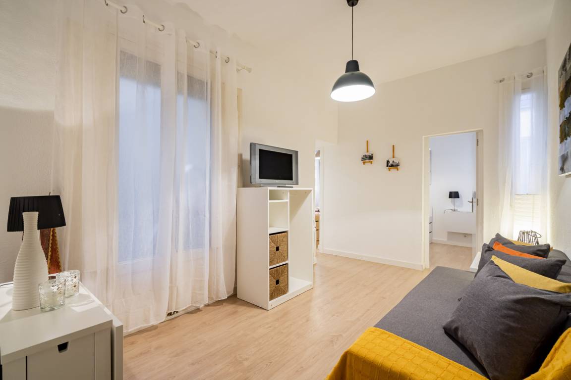 40 M² Apartamento ∙ 2 Habitaciones ∙ 2 Huéspedes - Chueca