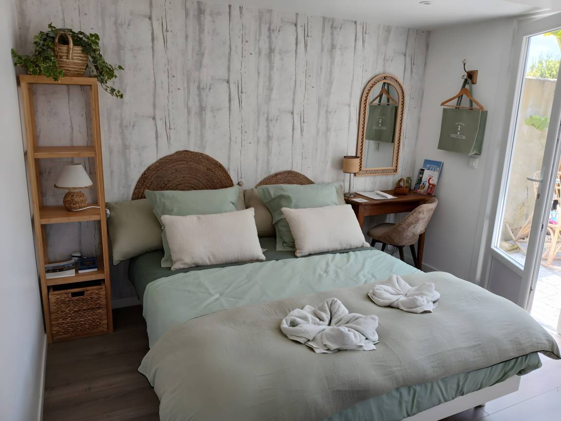 16 M² Chambre D'hôtes ∙ 1 Chambre ∙ 2 Personnes - Rochefort, France