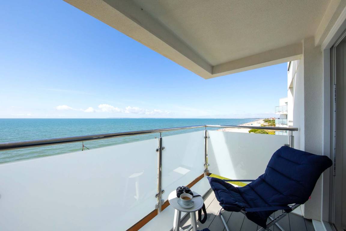 Apartment ∙ 2 Bedrooms ∙ 4 Guests - West Wittering