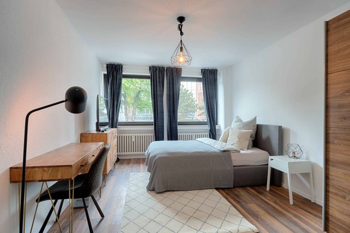 150 M² Private Room ∙ 1 Bedroom ∙ 1 Guest - Cologne