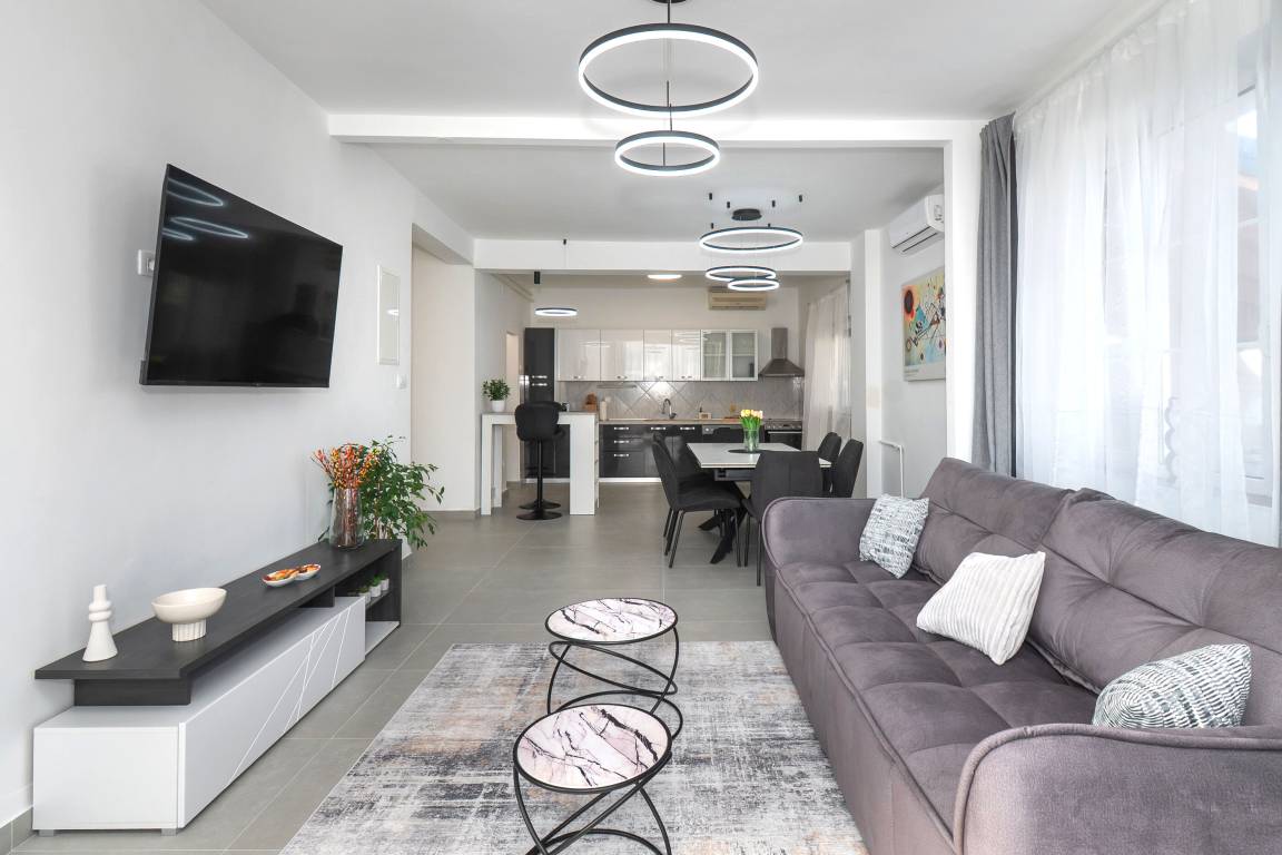 120 M² Ferienhaus ∙ 3 Schlafzimmer ∙ 9 Gäste - Šibenik