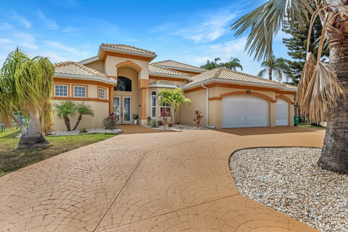 348 M² House ∙ 4 Bedrooms ∙ 10 Guests - Fort Myers Beach, FL