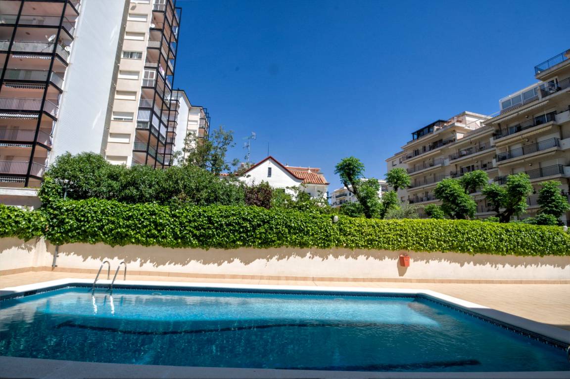 90 M² Apartment ∙ 2 Bedrooms ∙ 4 Guests - Sitges
