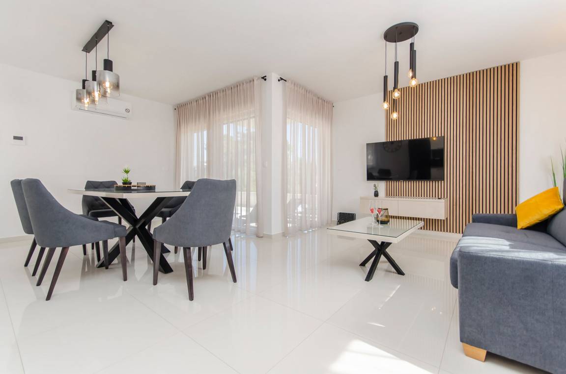 65 M² Ferienwohnung ∙ 2 Schlafzimmer ∙ 6 Gäste - Vir