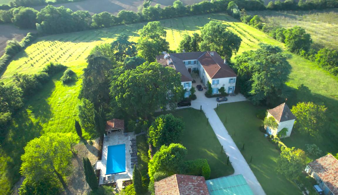 1000 M² Château ∙ 15 Chambres ∙ 30 Personnes - Condom