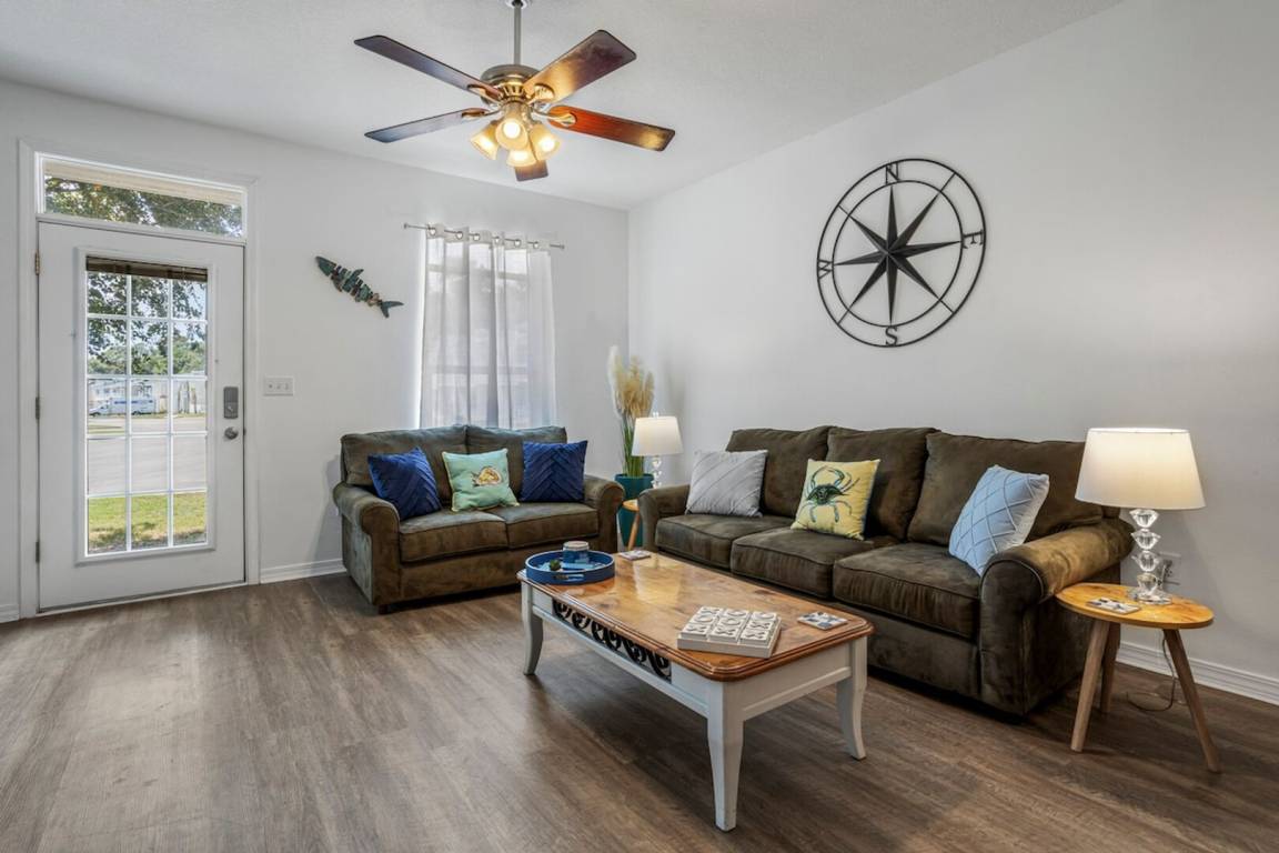 70 M² Huis ∙ 3 Slaapkamers ∙ 2 Gasten - Gulfport, MS