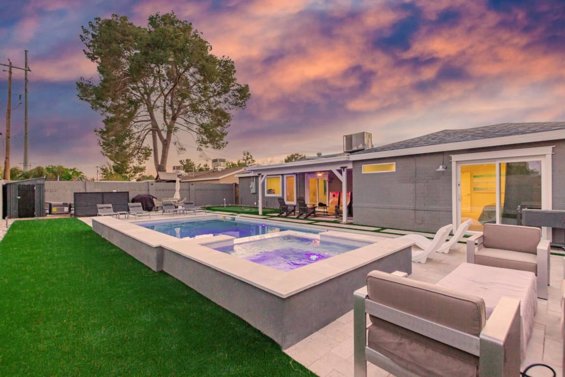 151 M² House ∙ 3 Bedrooms ∙ 6 Guests - Phoenix, AZ