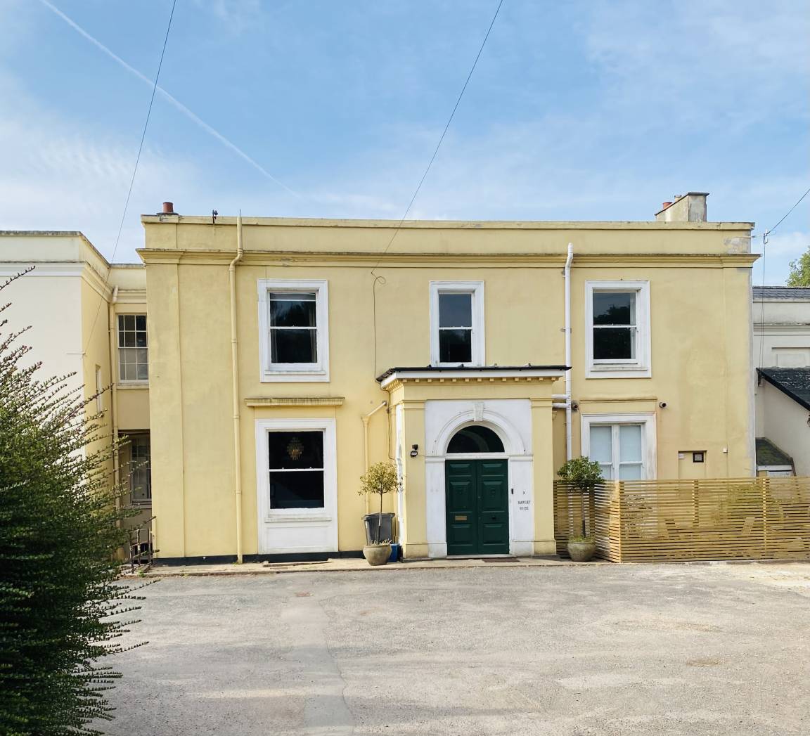 Cottage ∙ 5 Bedrooms ∙ 13 Guests - Dawlish