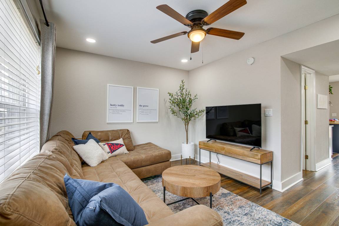 102 M² Apartment ∙ 2 Bedrooms ∙ 6 Guests - Oxford, MS