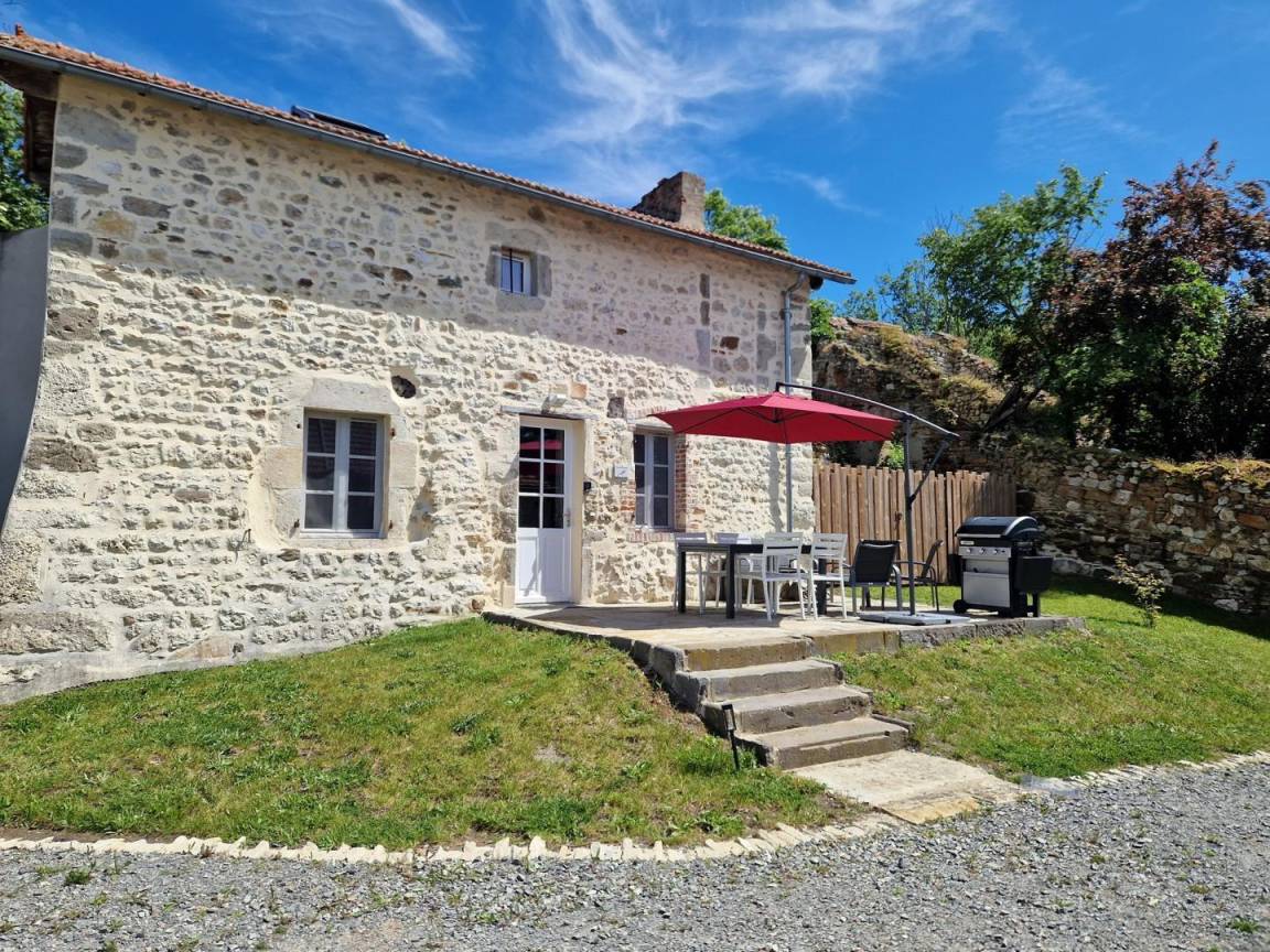 102 M² Gîte ∙ 2 Chambres ∙ 4 Personnes - Allier