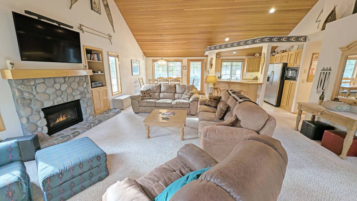 House ∙ 3 Bedrooms ∙ 6 Guests - Sunriver, OR
