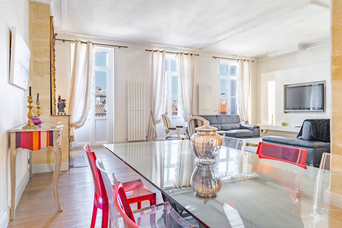 160 M² Ferienwohnung ∙ 3 Schlafzimmer ∙ 6 Gäste - Gradignan