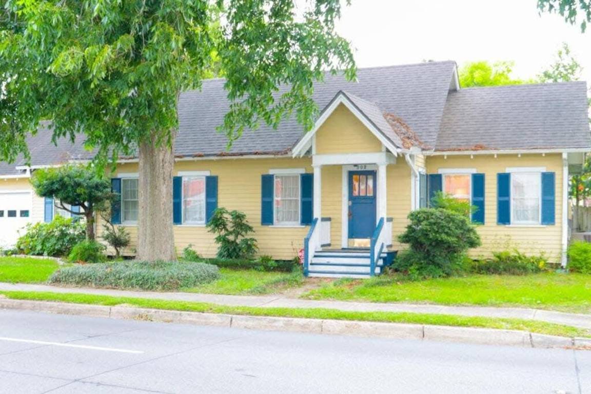 Apartment ∙ 6 Bedrooms ∙ 14 Guests - Lafayette, LA