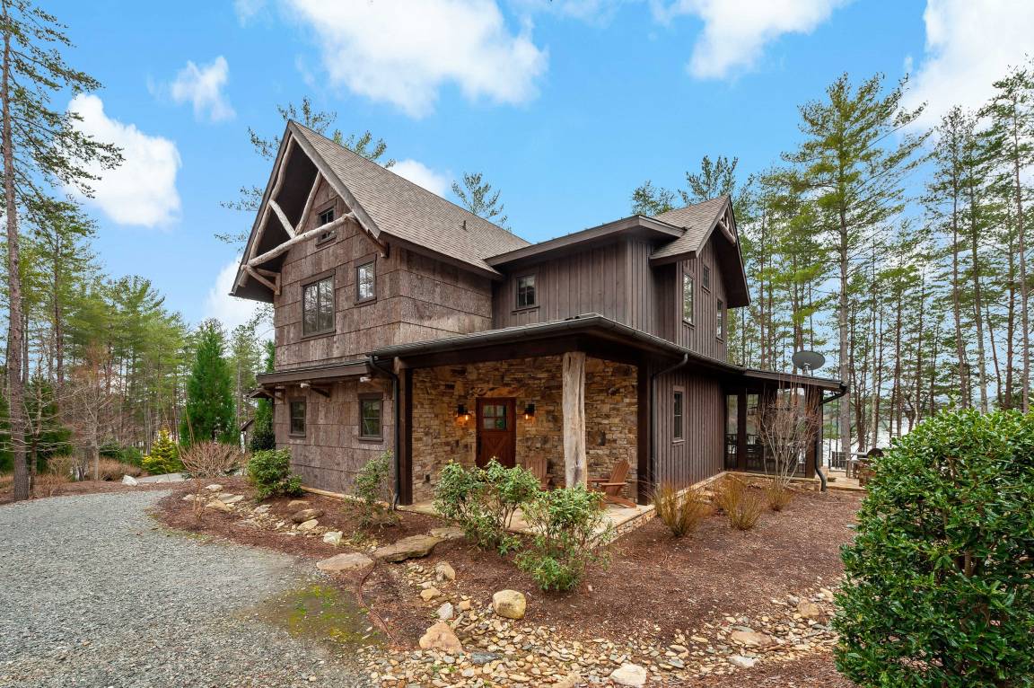 223 M² House ∙ 3 Bedrooms ∙ 6 Guests - Lake James, NC