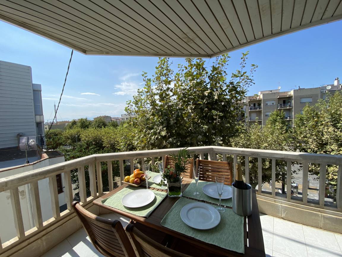 90 M² Apartamento ∙ 3 Habitaciones ∙ 6 Huéspedes - Roses