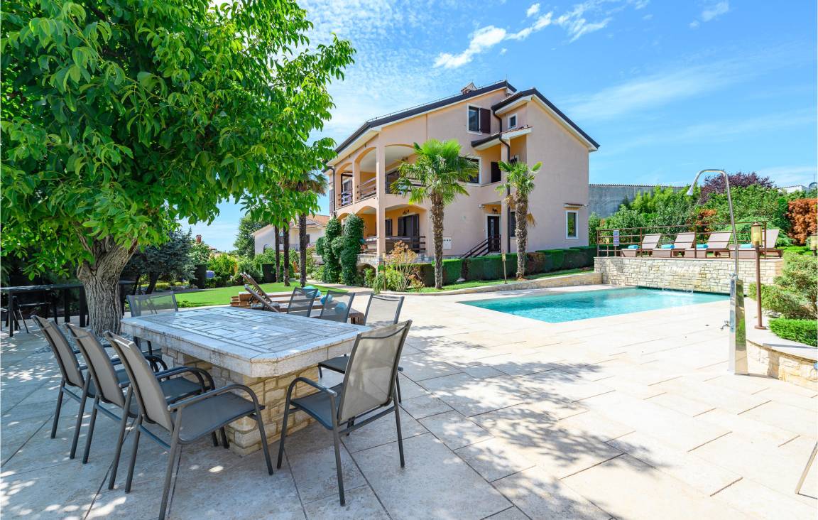 380 M² Casa ∙ 6 Habitaciones ∙ 12 Huéspedes - Poreč