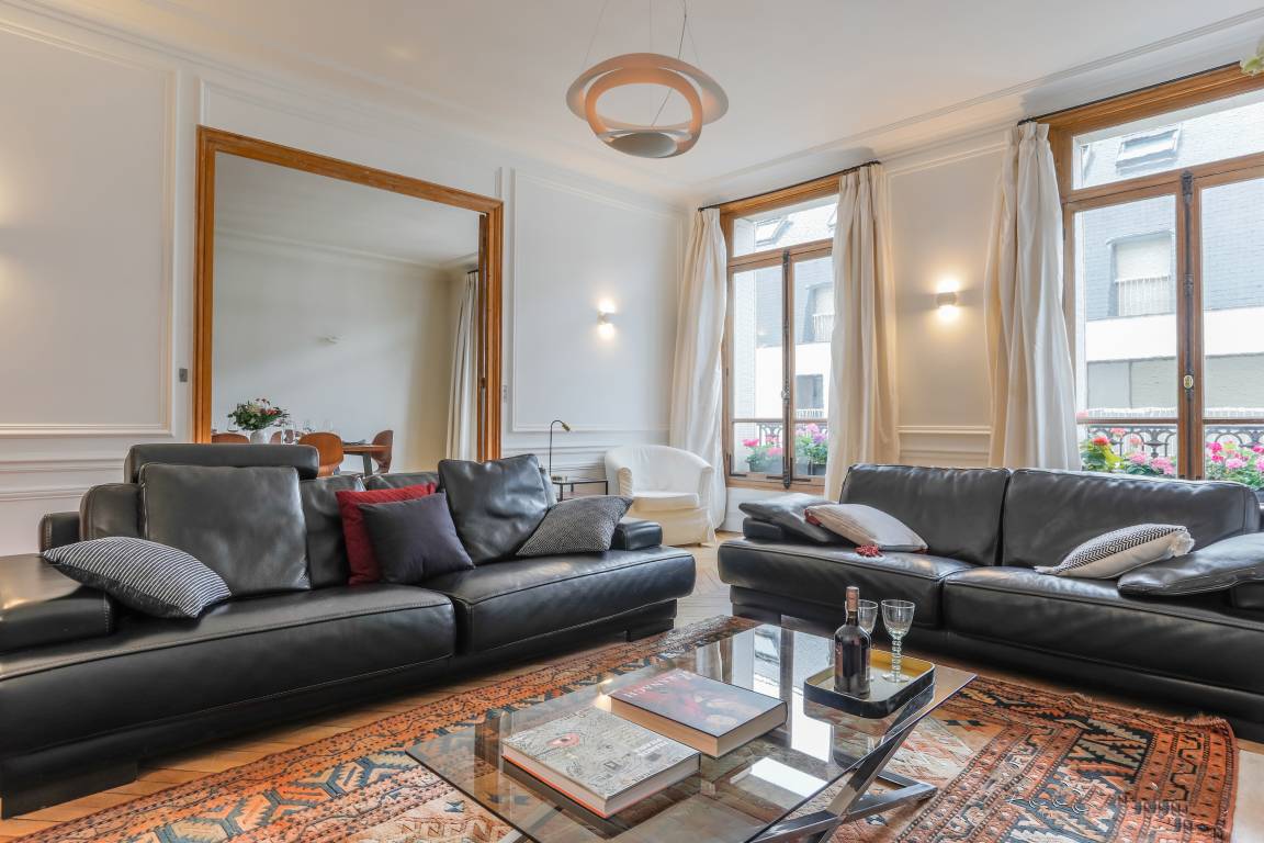 150 M² Apartment ∙ 2 Bedrooms ∙ 6 Guests - Paris
