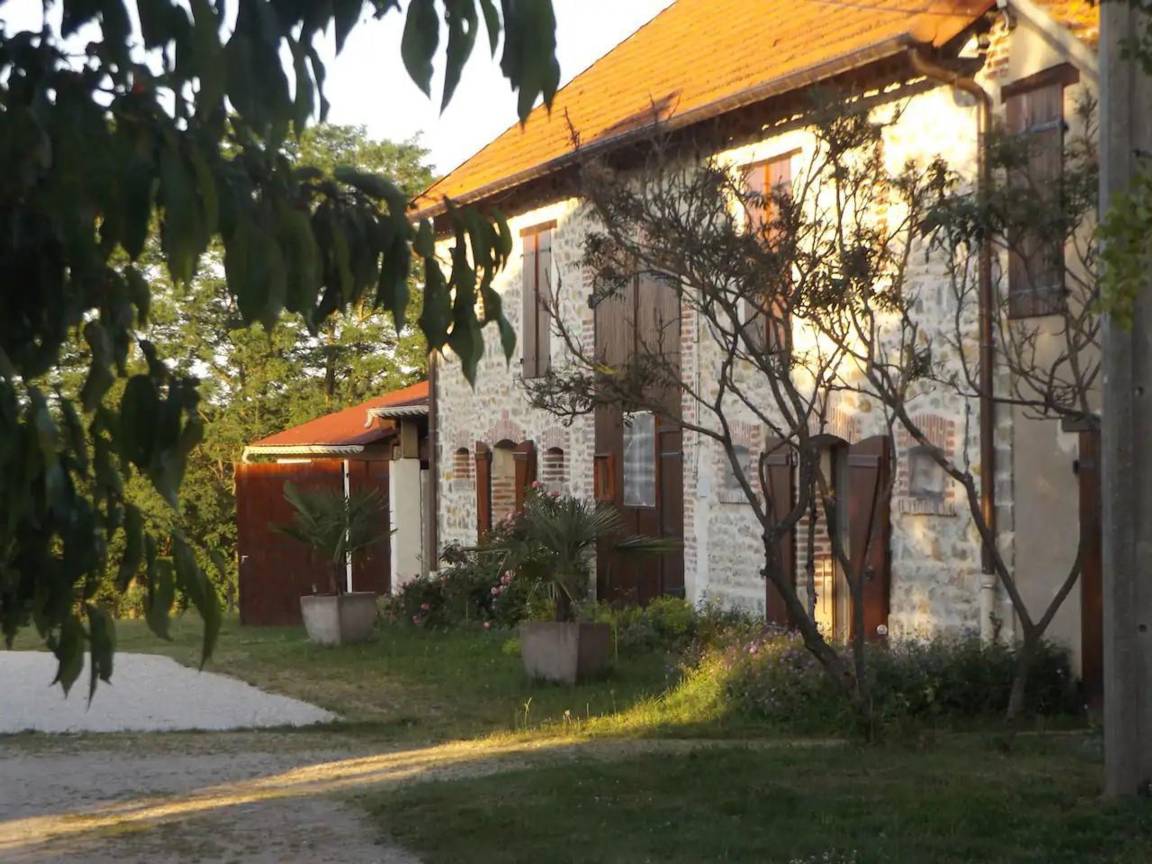 70 M² Cottage ∙ 2 Chambres ∙ 4 Personnes - Decize