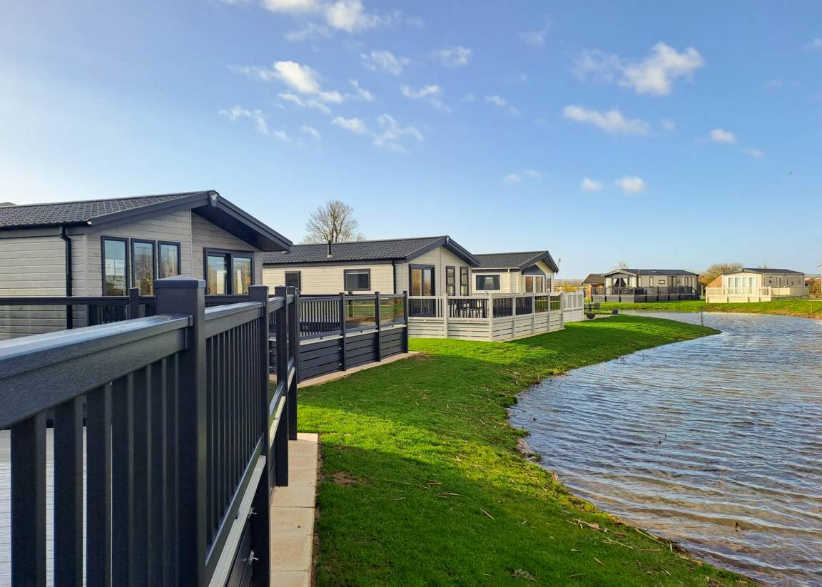 Chalet ∙ 2 Bedrooms ∙ 4 Guests - Lincolnshire