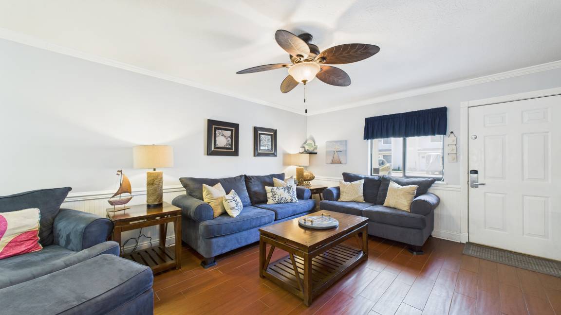 90 M² House ∙ 2 Bedrooms ∙ 8 Guests - Panama City Beach, FL