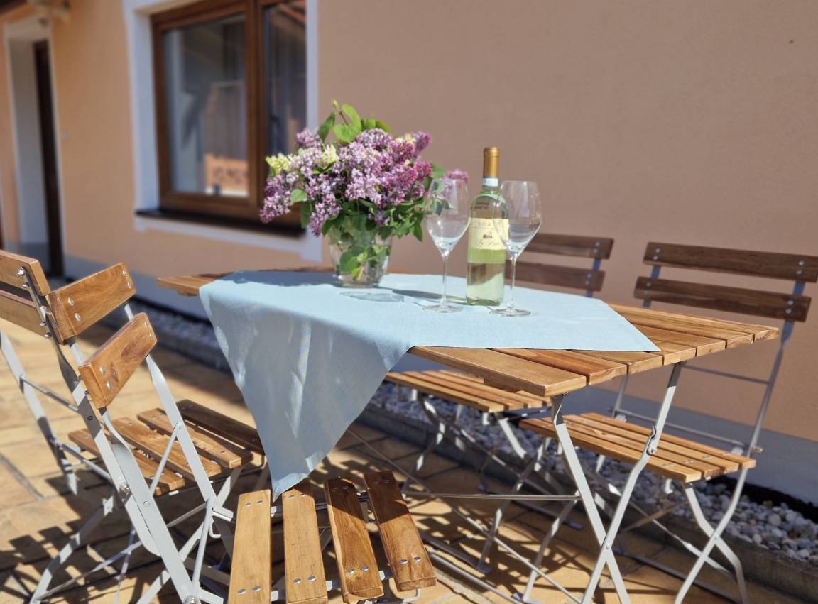 75 M² Ferienwohnung ∙ 2 Gäste - Traunreut