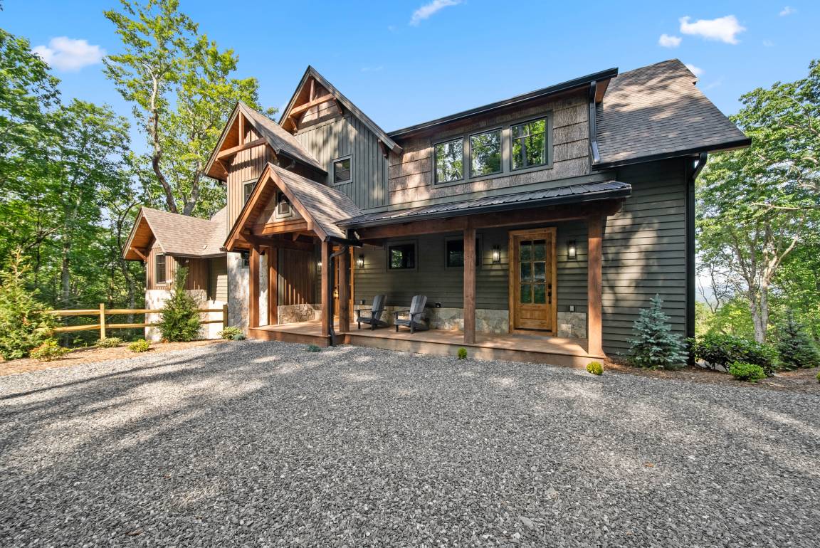 House ∙ 5 Bedrooms ∙ 14 Guests - Roan Mountain, TN