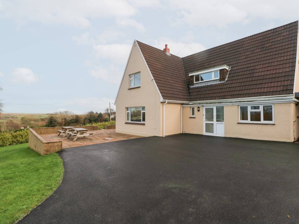 Cottage ∙ 5 Bedrooms ∙ 10 Guests - Haverfordwest