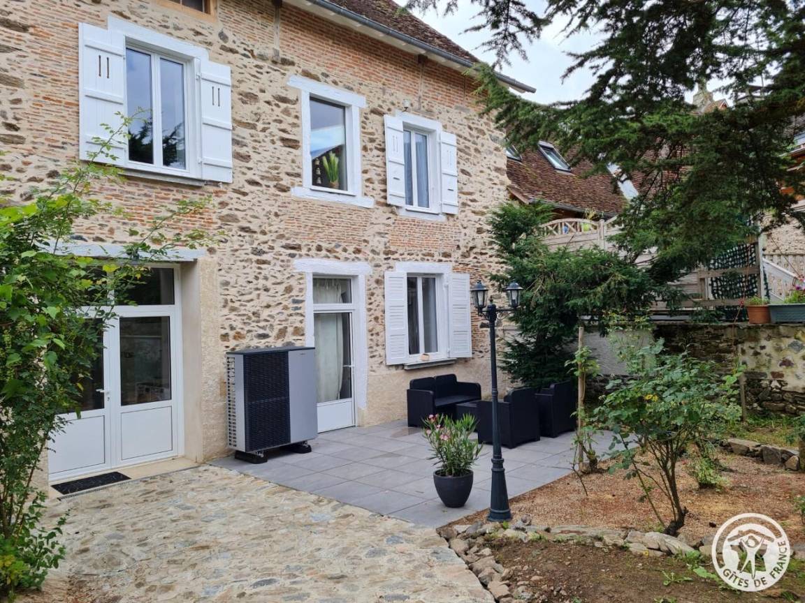 74 M² Gîte ∙ 2 Chambres ∙ 4 Personnes - Arnac-Pompadour
