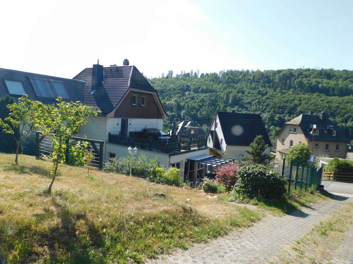 80 M² Ferienwohnung ∙ 1 Schlafzimmer ∙ 4 Gäste - Saalburg-Ebersdorf