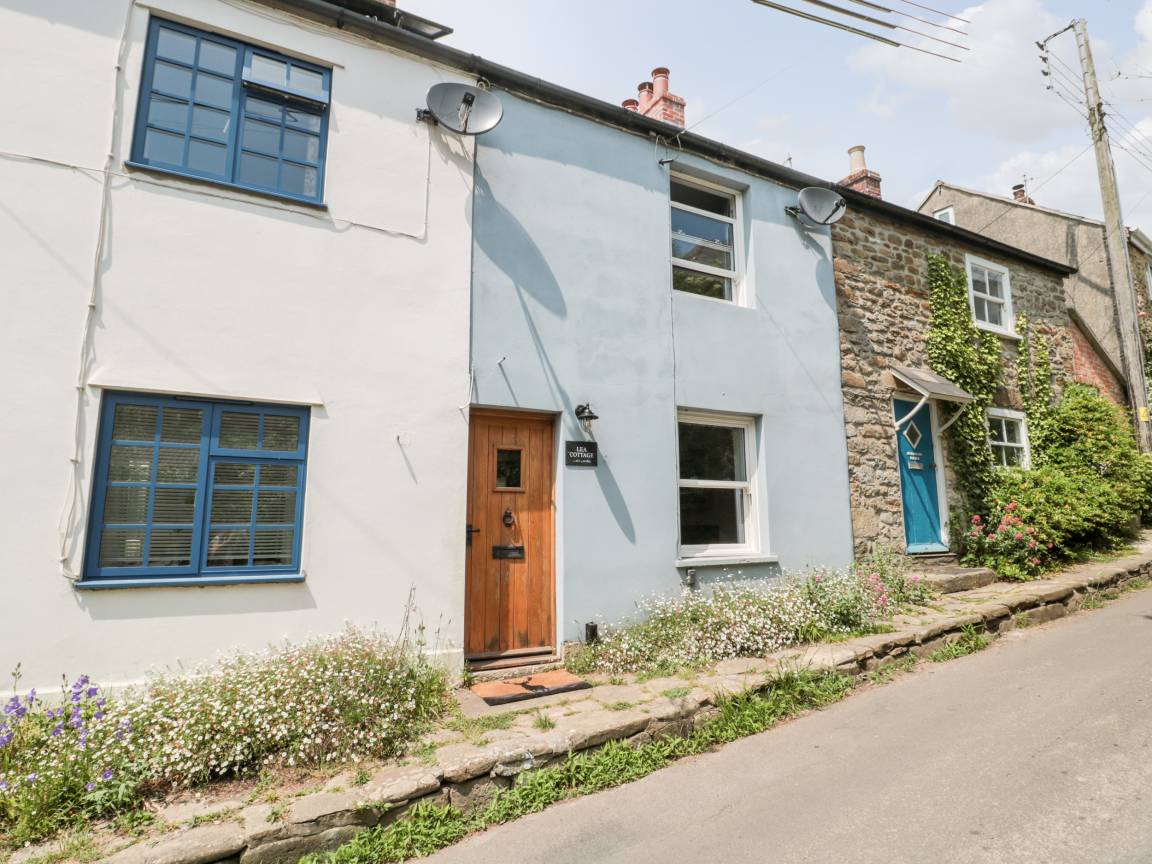 Cottage ∙ 2 Bedrooms ∙ 3 Guests - Bridport