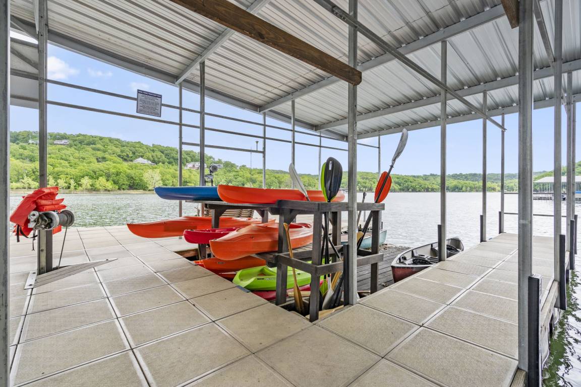 279 M² Cabin ∙ 5 Bedrooms ∙ 14 Guests - Kimberling City, MO