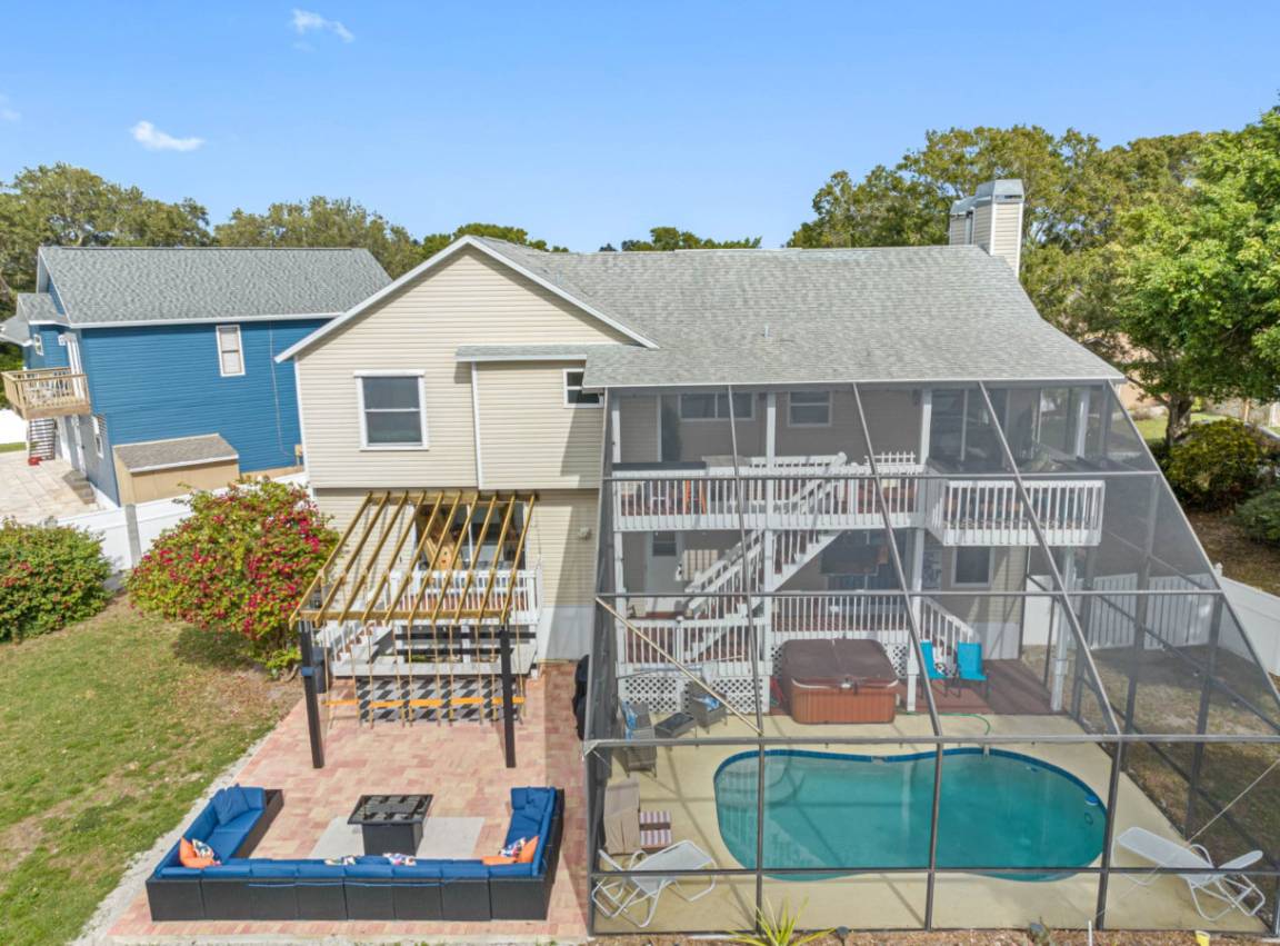 158 M² Villa ∙ 6 Chambres ∙ 20 Personnes - Madeira Beach, FL