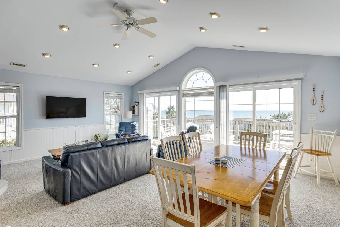 215 M² House ∙ 4 Bedrooms ∙ 12 Guests - Emerald Isle, NC