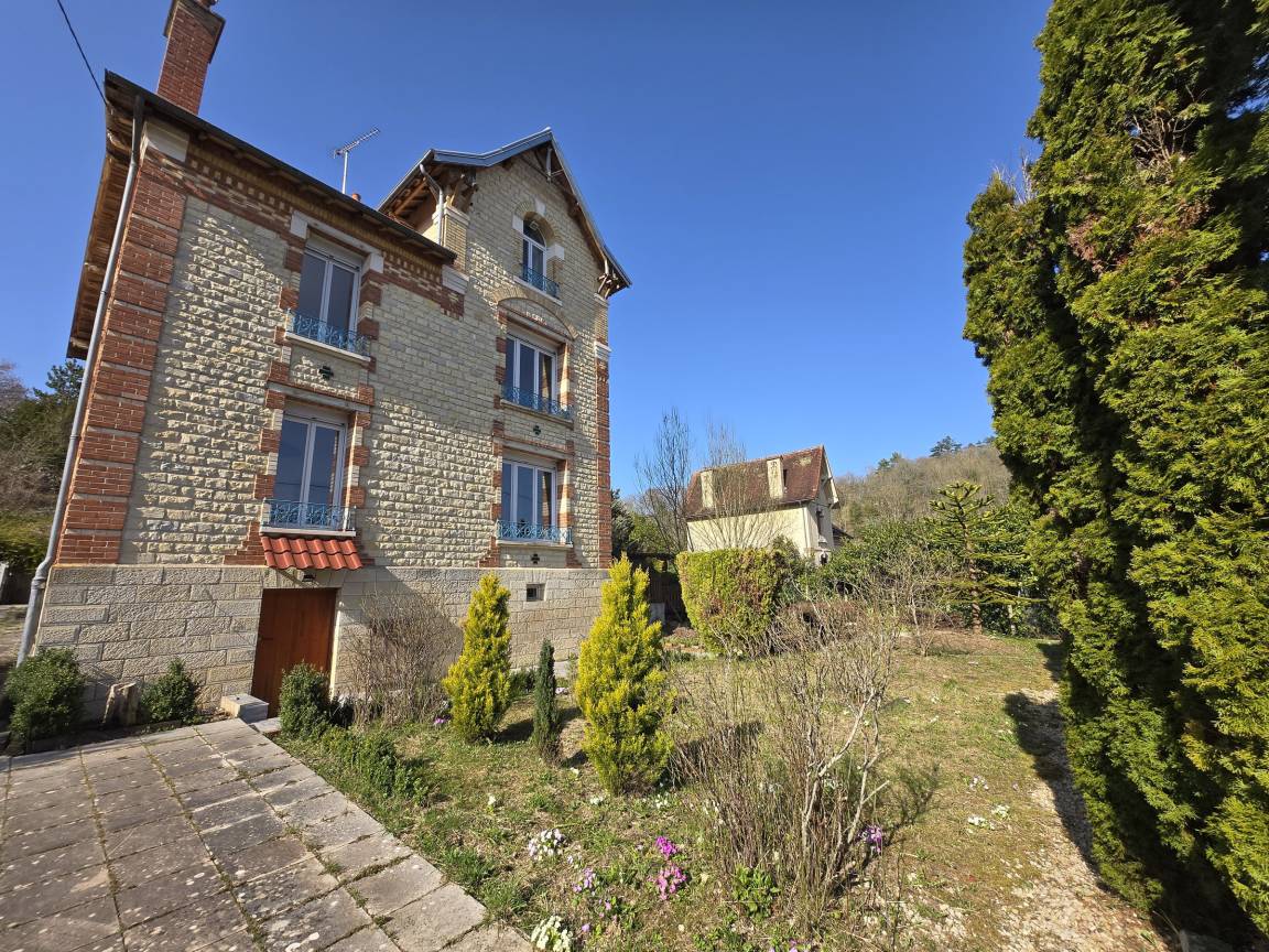 165 M² House ∙ 7 Bedrooms ∙ 12 Guests - Chablis
