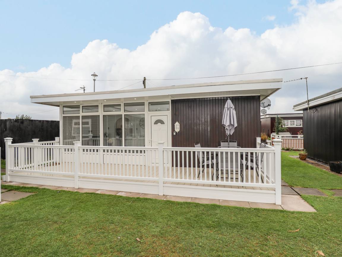 Cottage ∙ 2 Bedrooms ∙ 4 Guests - Anderby Creek