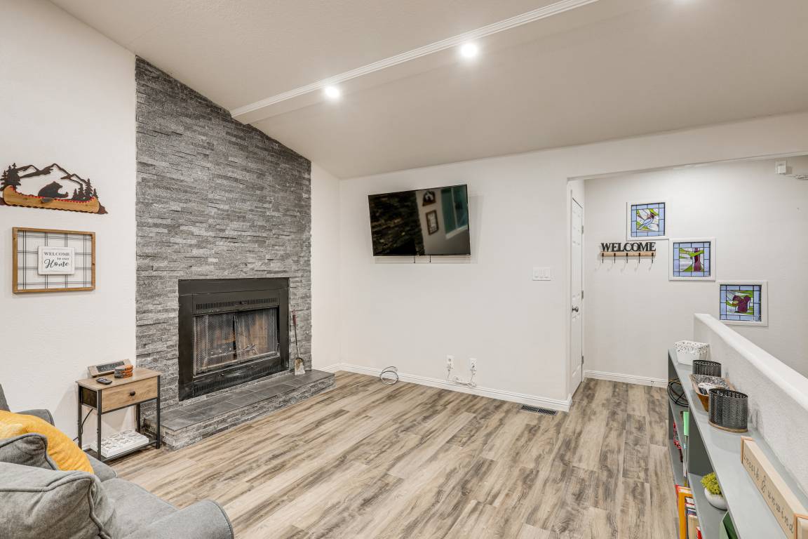 167 M² House ∙ 3 Bedrooms ∙ 7 Guests - Crestline, CA