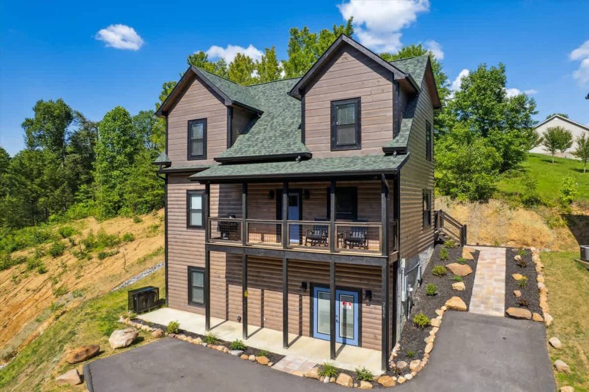 Apartment ∙ 3 Bedrooms ∙ 12 Guests - Pigeon Forge, TN