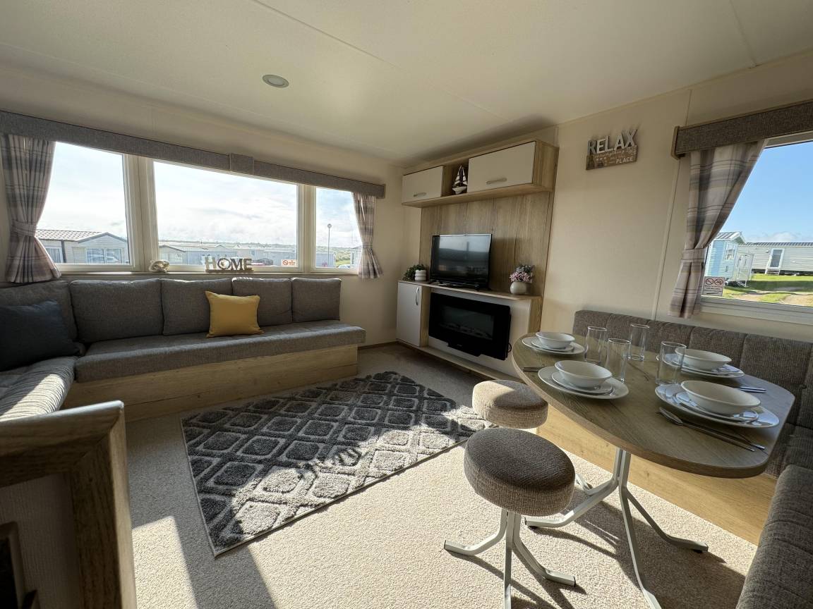 45 M² Chalet ∙ 3 Bedrooms ∙ 8 Guests - Holywell Bay