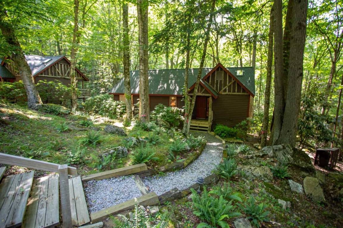 99 M² Cottage ∙ 2 Bedrooms ∙ 4 Guests - Boone, NC