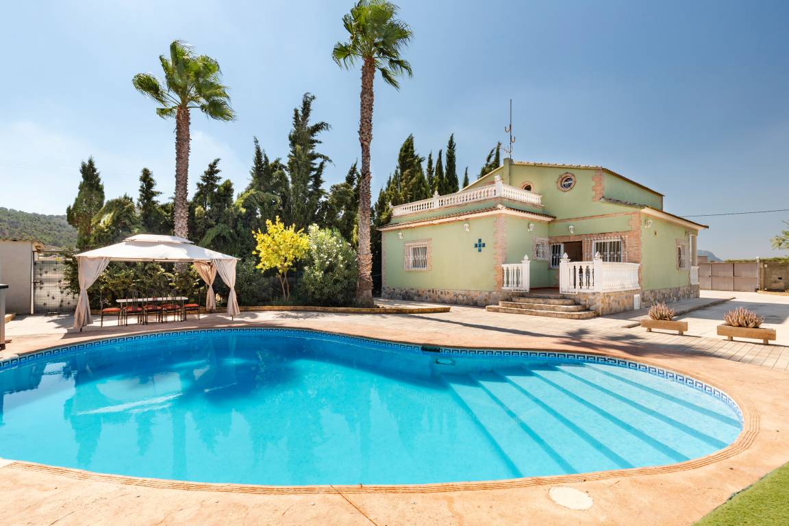 320 M² House ∙ 5 Bedrooms ∙ 12 Guests - Mula