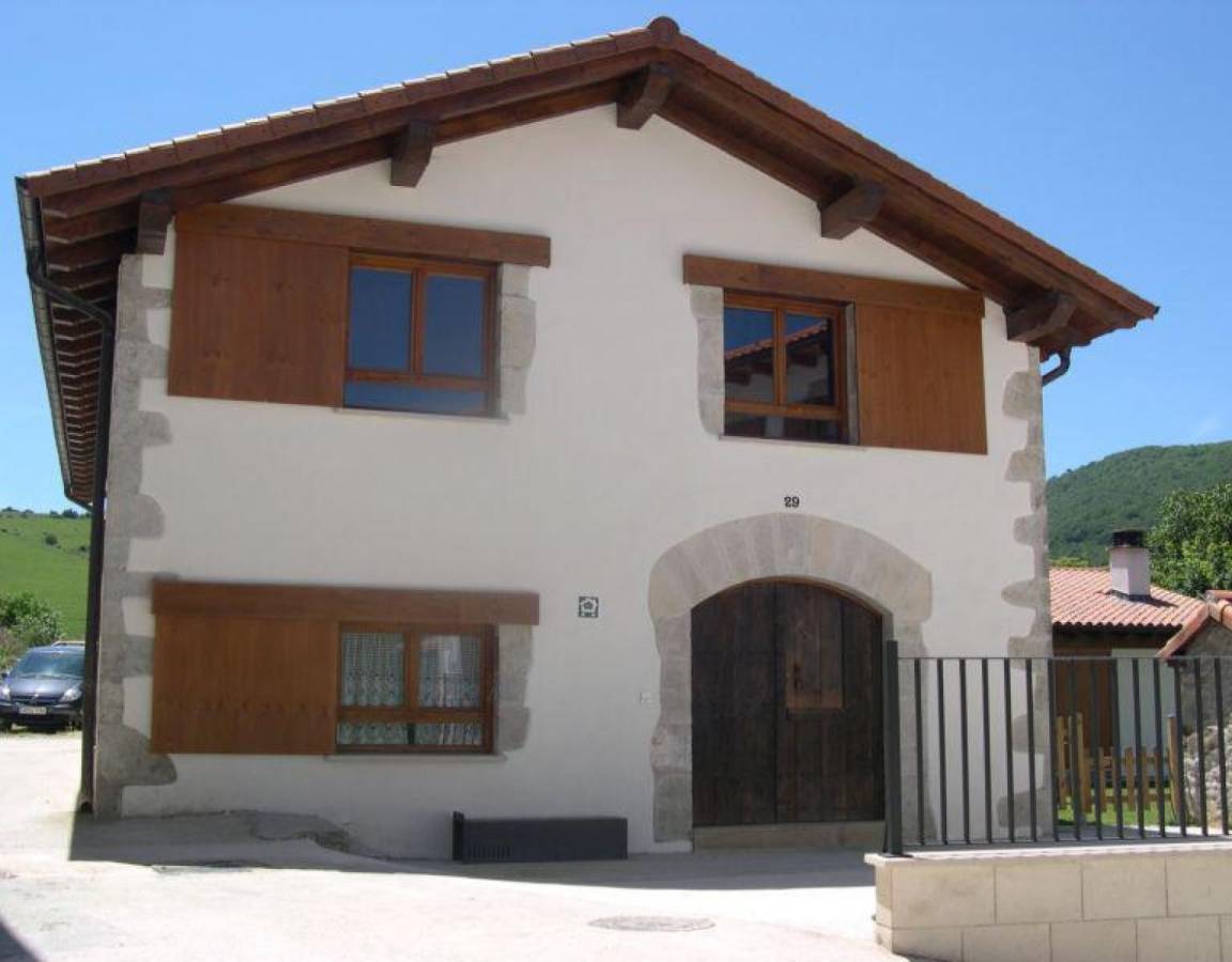110 M² Maison De Vacances ∙ 3 Chambres ∙ 6 Personnes - Pampelune