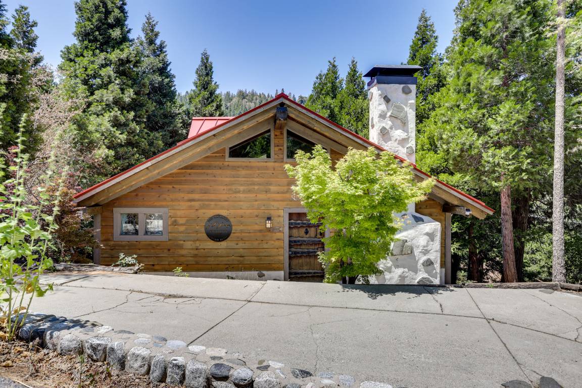 157 M² House ∙ 1 Bedroom ∙ 4 Guests - Rialto, CA