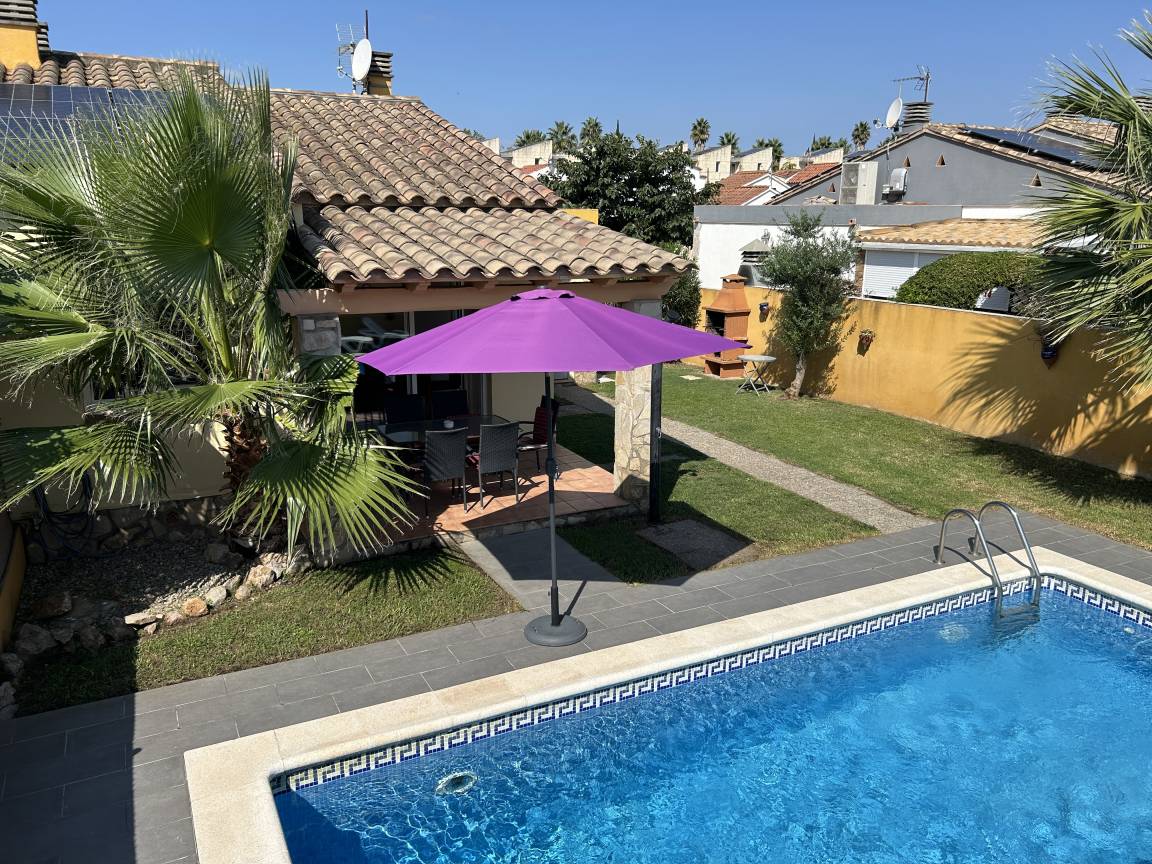 House ∙ 3 Bedrooms ∙ 6 Guests - L'Escala