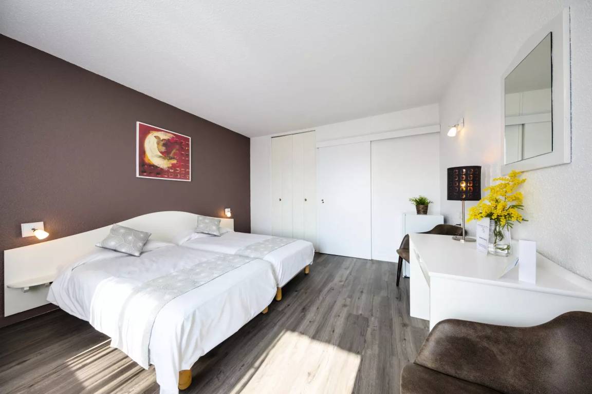 13 M² Hotel ∙ 1 Bedroom ∙ 3 Guests - Carros