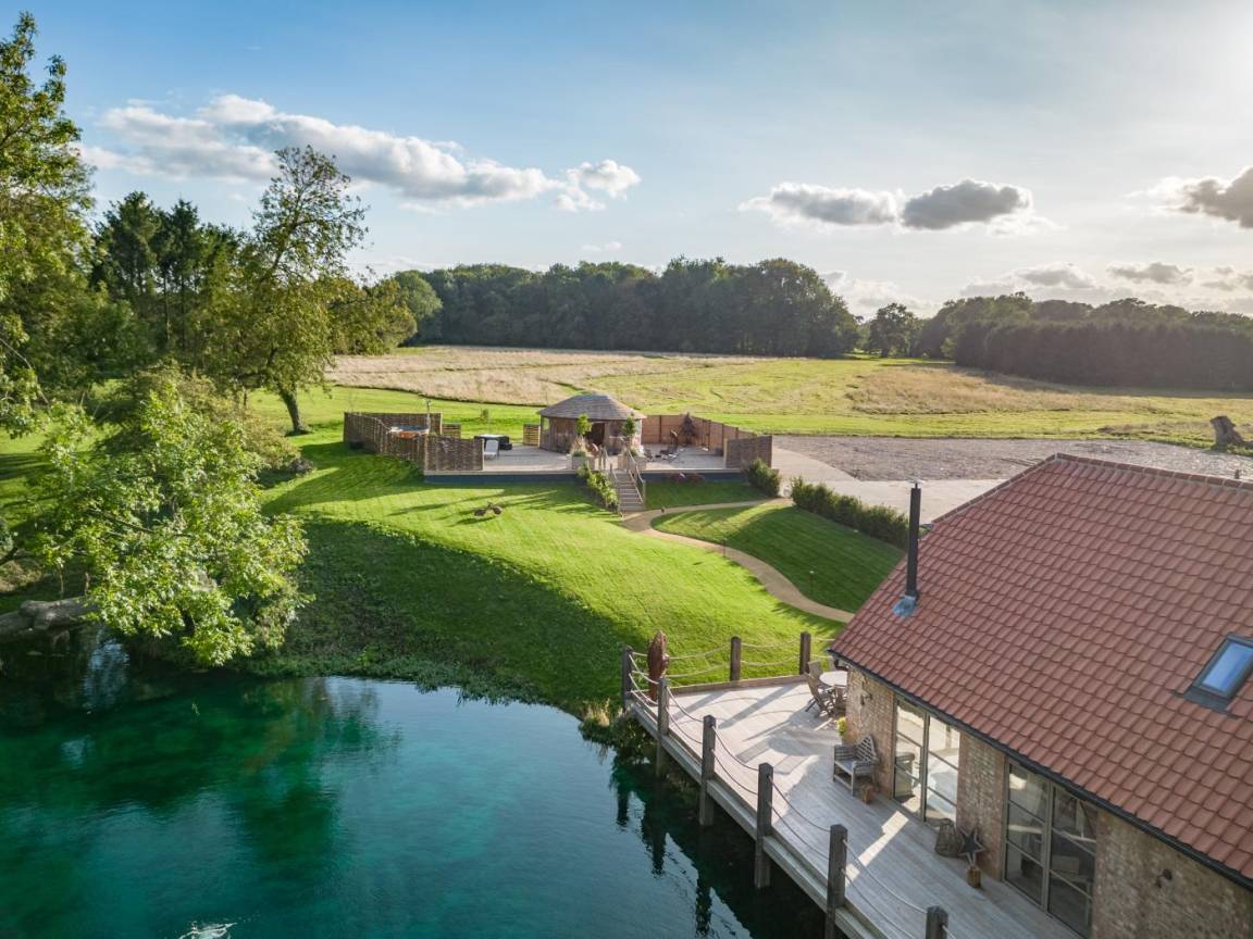 Cottage ∙ 5 Bedrooms ∙ 10 Guests - Newmarket, UK