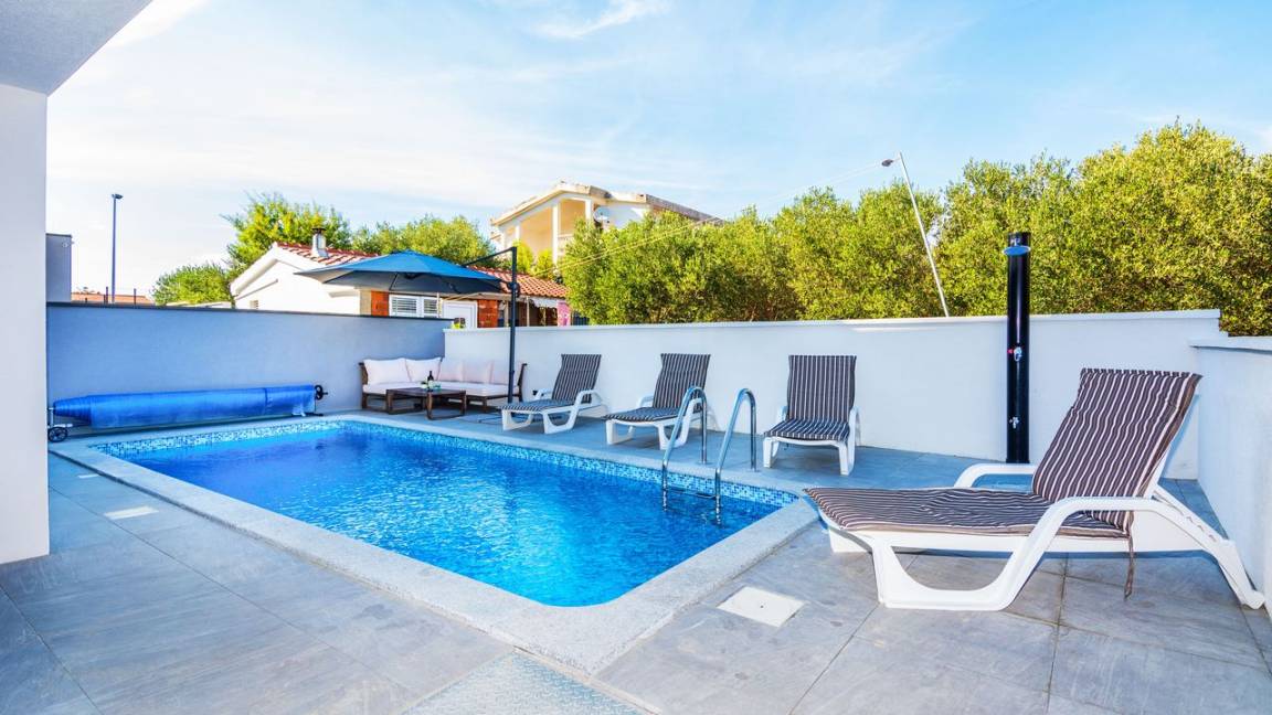 131 M² Apartment ∙ 2 Bedrooms ∙ 6 Guests - Vir