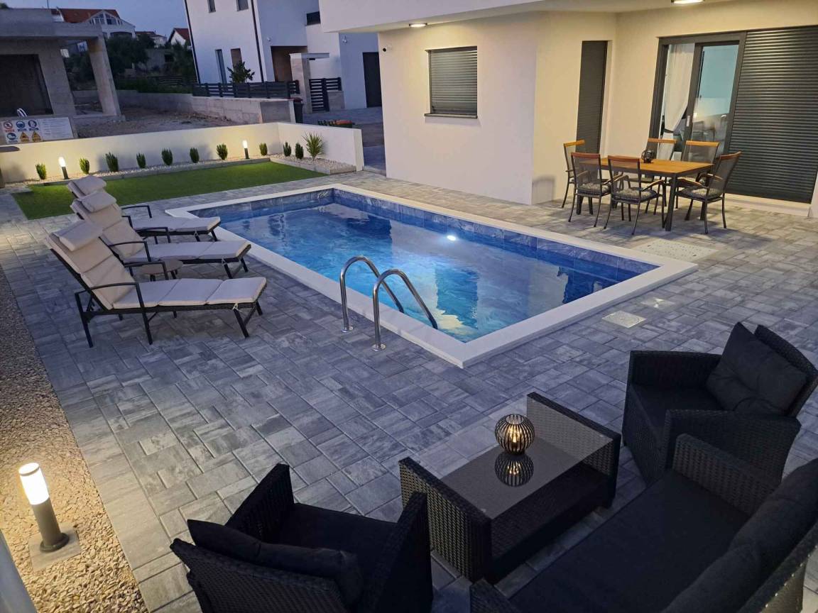 112 M² Ferienhaus ∙ 3 Schlafzimmer ∙ 6 Gäste - Vodice