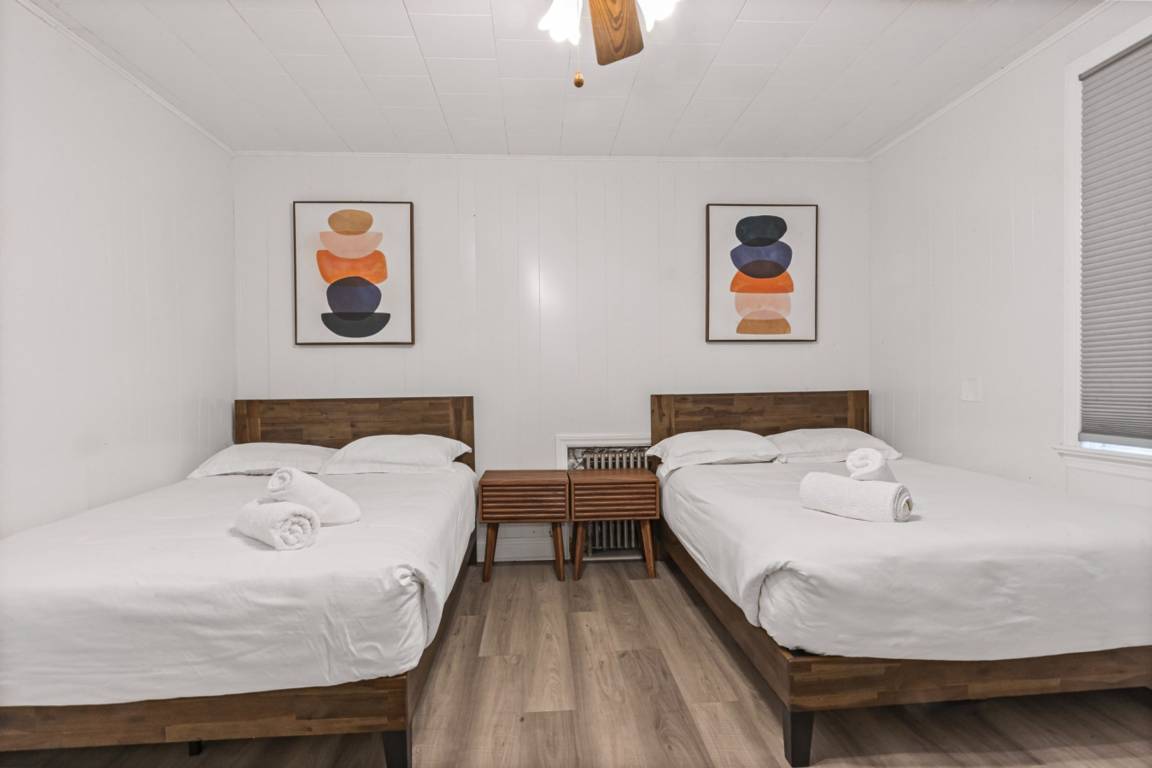 House ∙ 1 Bedroom ∙ 16 Guests - Rock Hill, NY