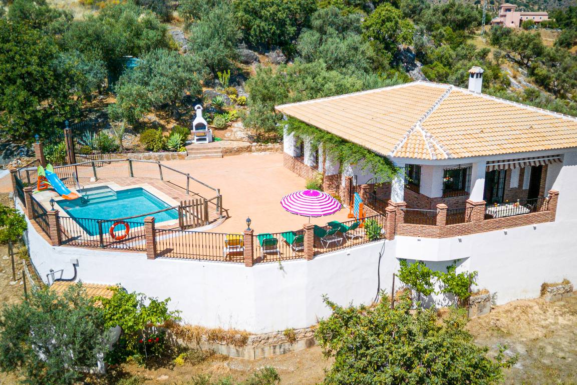 150 M² Chalet ∙ 3 Habitaciones ∙ 9 Huéspedes - Colmenar